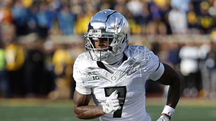 Which Oregon Ducks Receiver Will Replace Evan Stewart's Production?