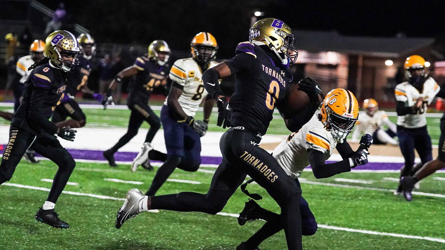 Sarasota Booker (Florida) to face Auburn (Alabama) to start the 2025 season