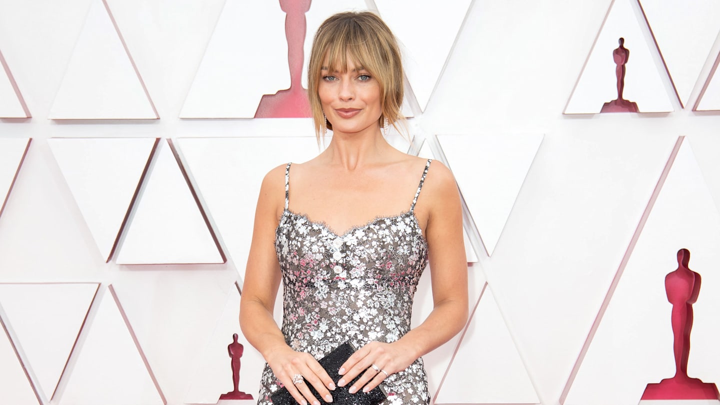 Roundup: Novak Djokovic Can Play Wimbledon; Margot Robbie as Barbie ...