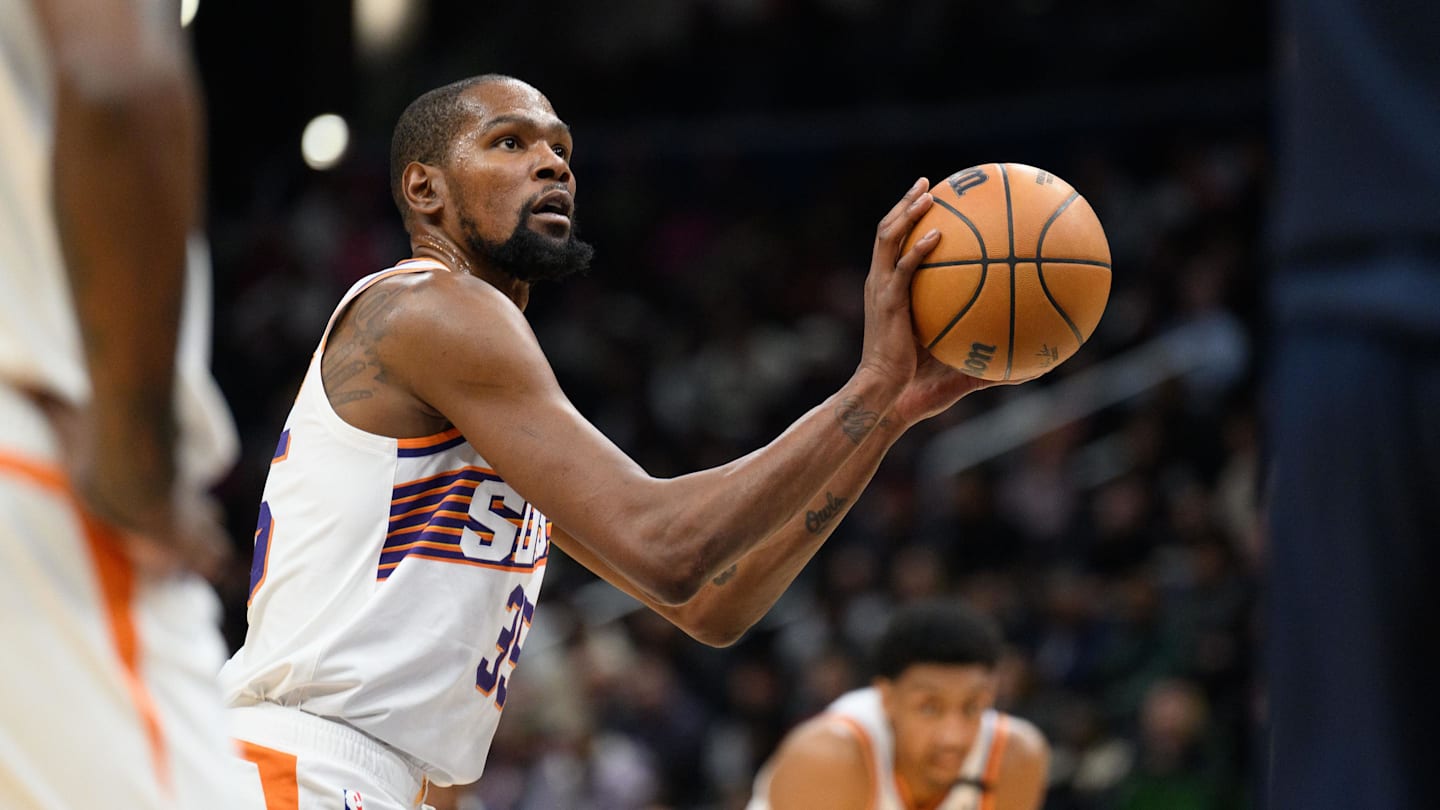 Kevin Durant Celebrates With Washington Commanders After Win vs ...