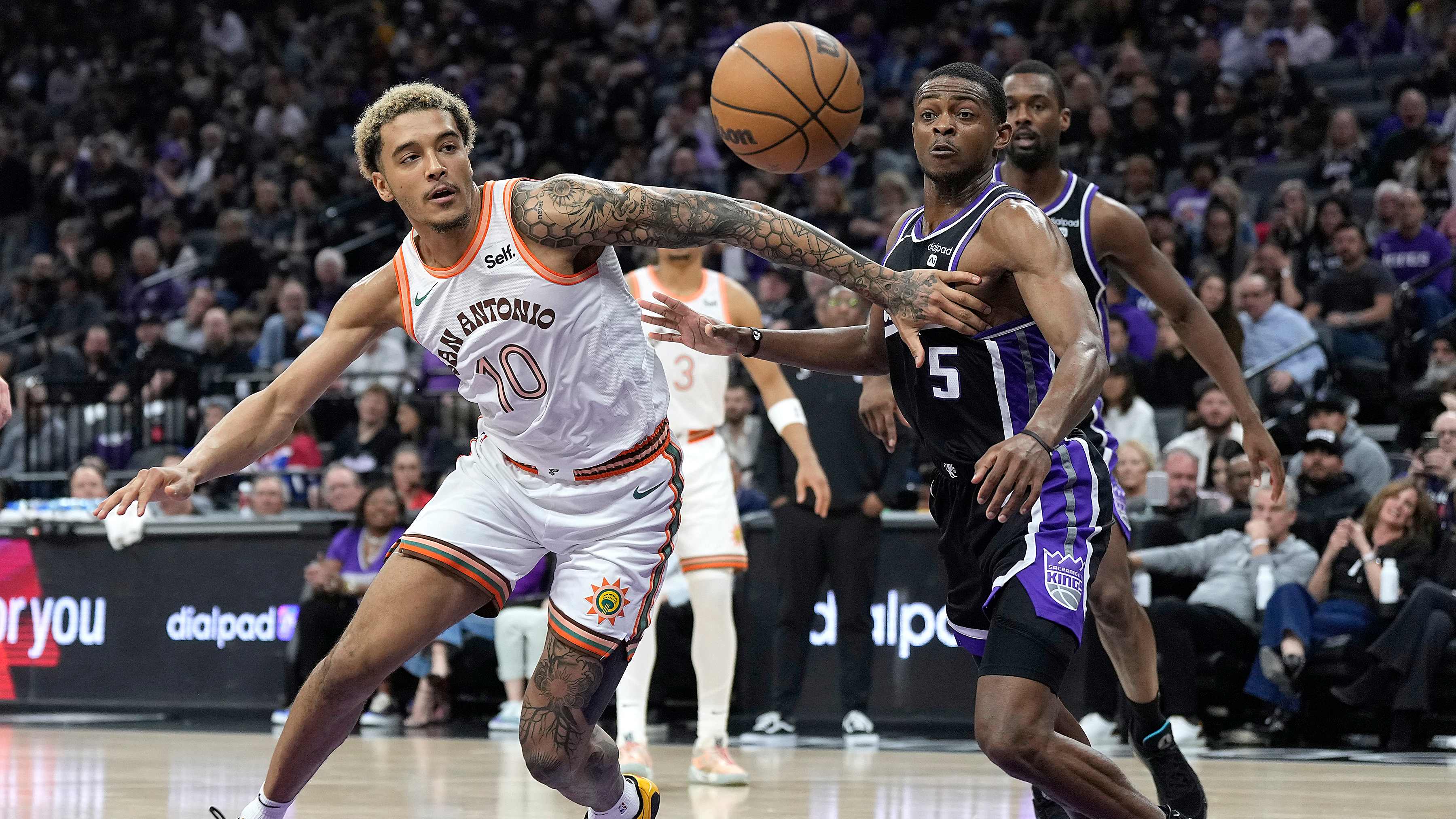 "Spurs noise the loudest" in new De'Aaron Fox saga update bringing ...