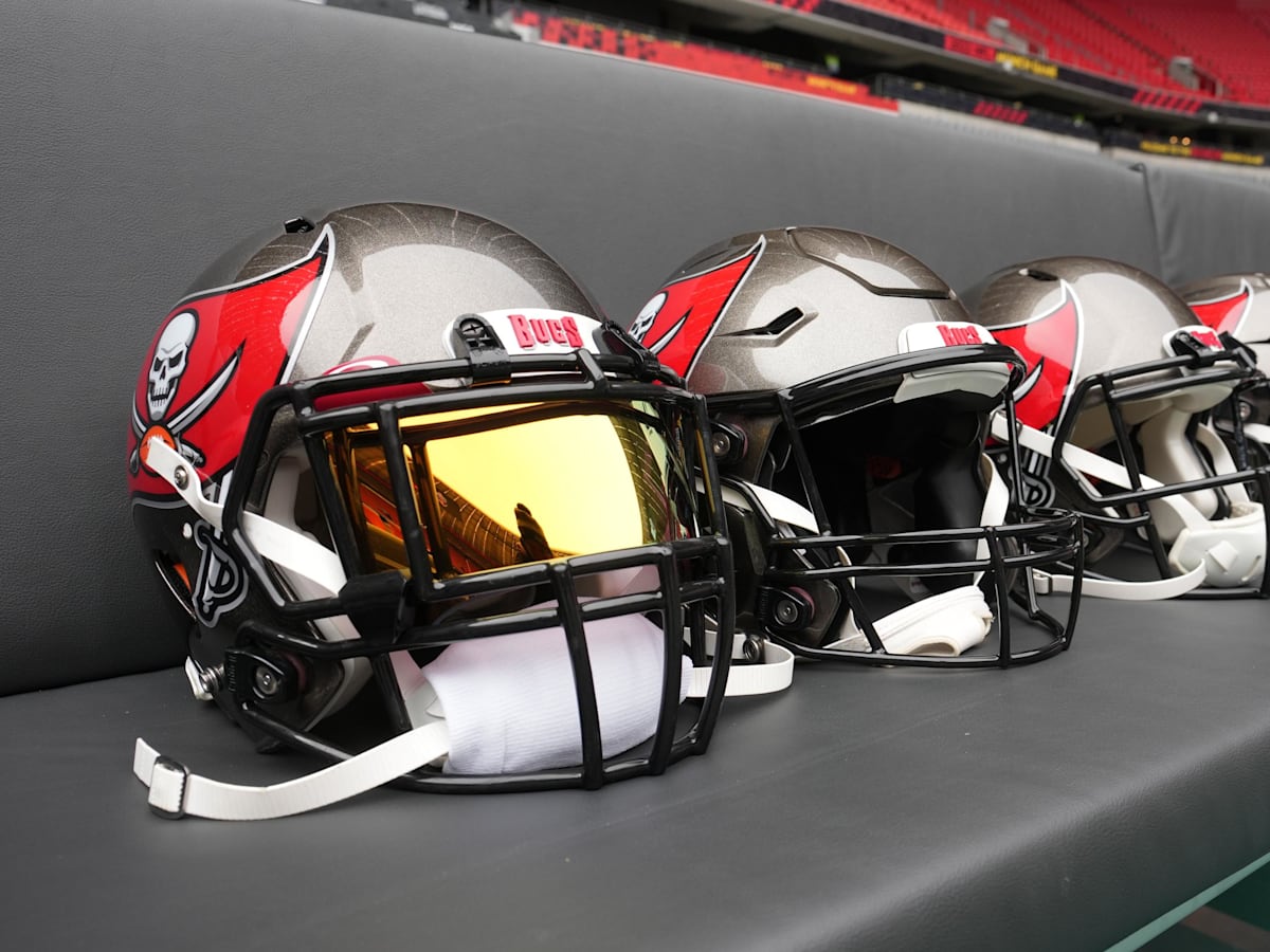 buccaneers helmet coloring pages