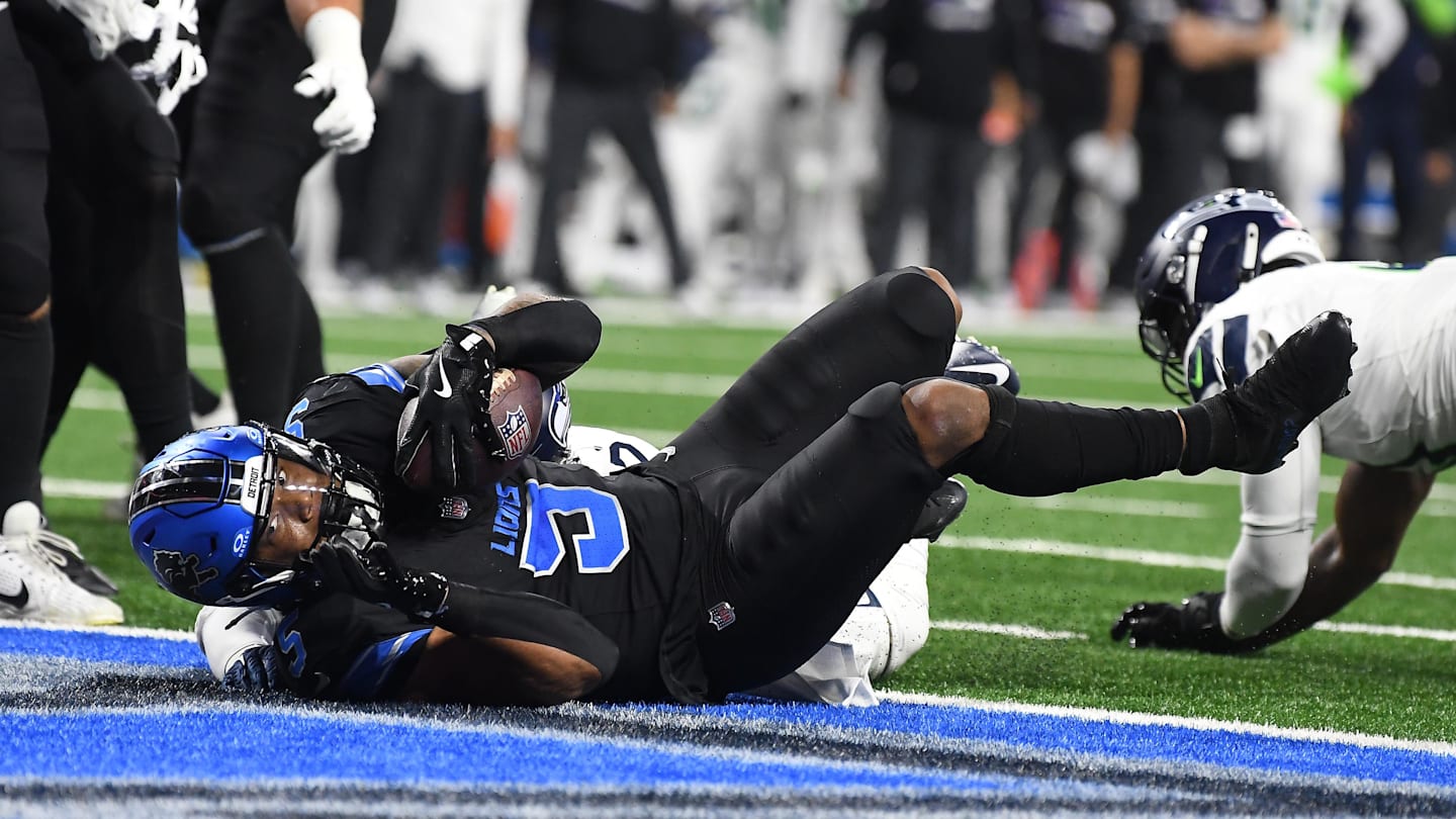 Seattle Seahawks Battered By Detroit Lions' Run Game, Trail 21-7 at ...