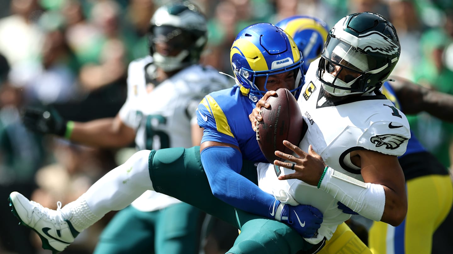 Eagles Fans Boo After Disastrous First Half Against Rams Produces Just ...