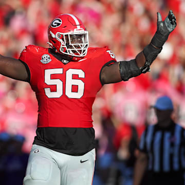 BREAKING: Georgia Bulldogs Offensive Lineman Suffers Injury Against ...