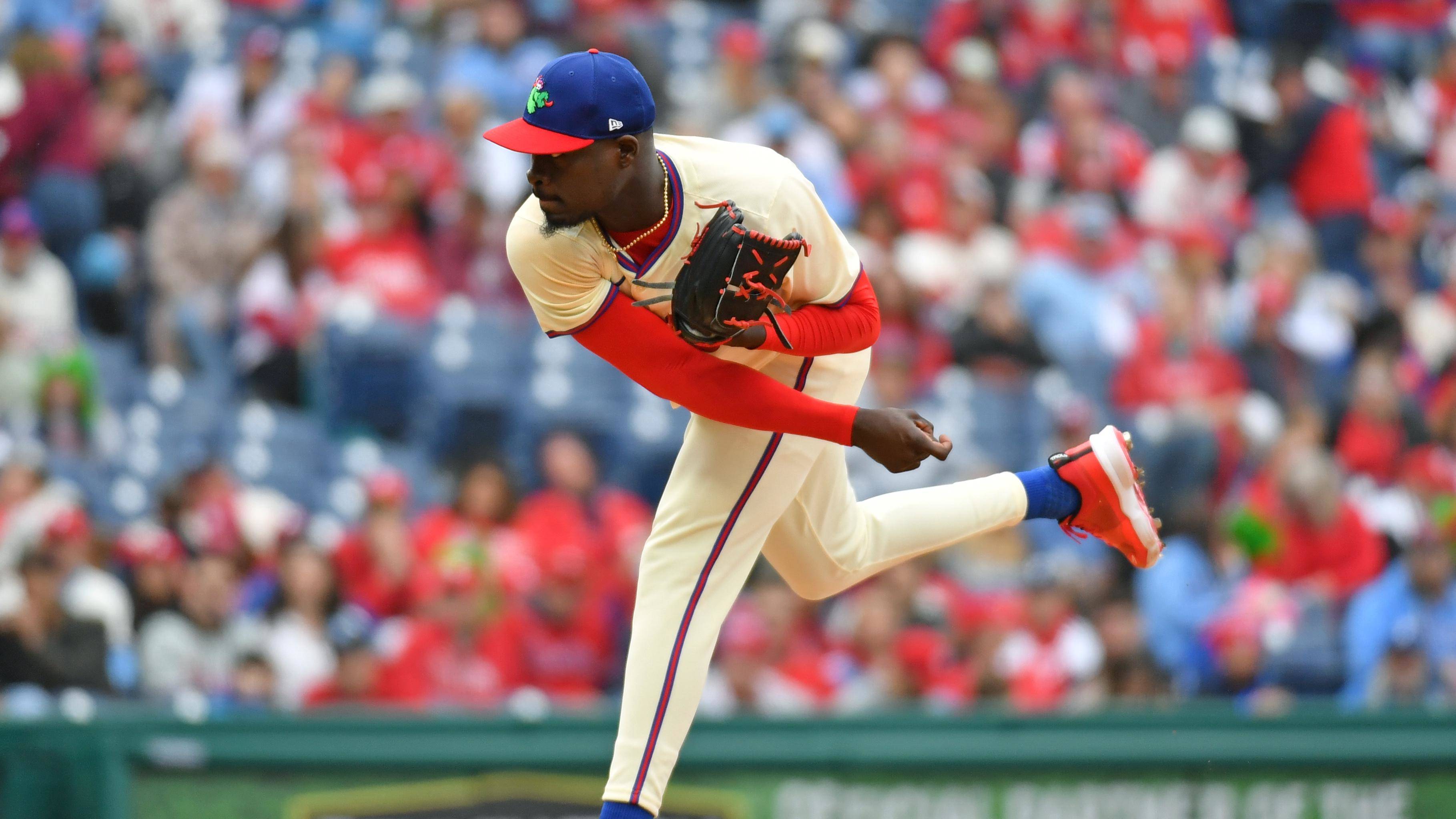 Phillies reliever shut down with shoulder injury after disappointing season