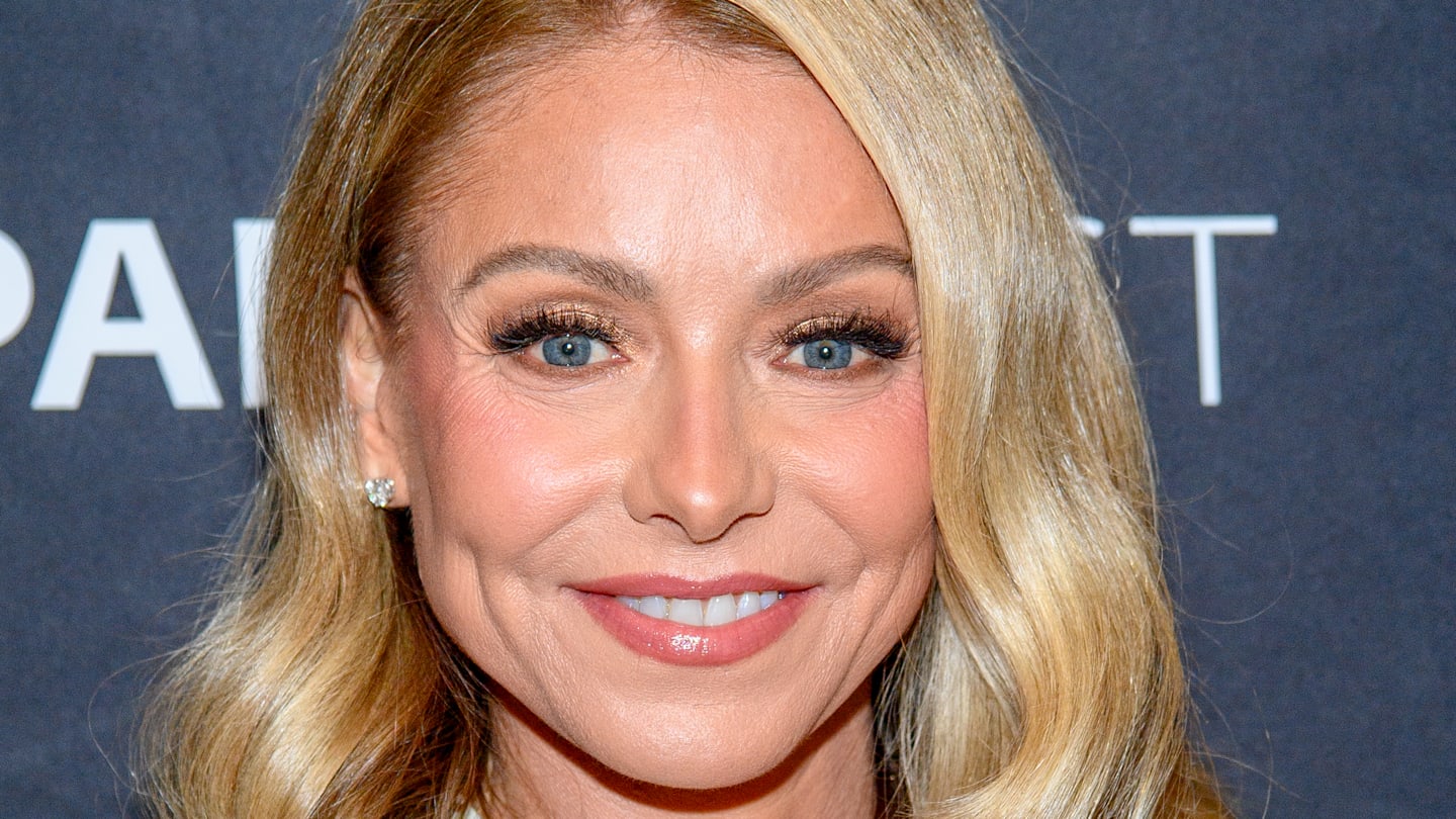 Here's how Kelly Ripa keeps her bikini body year-round