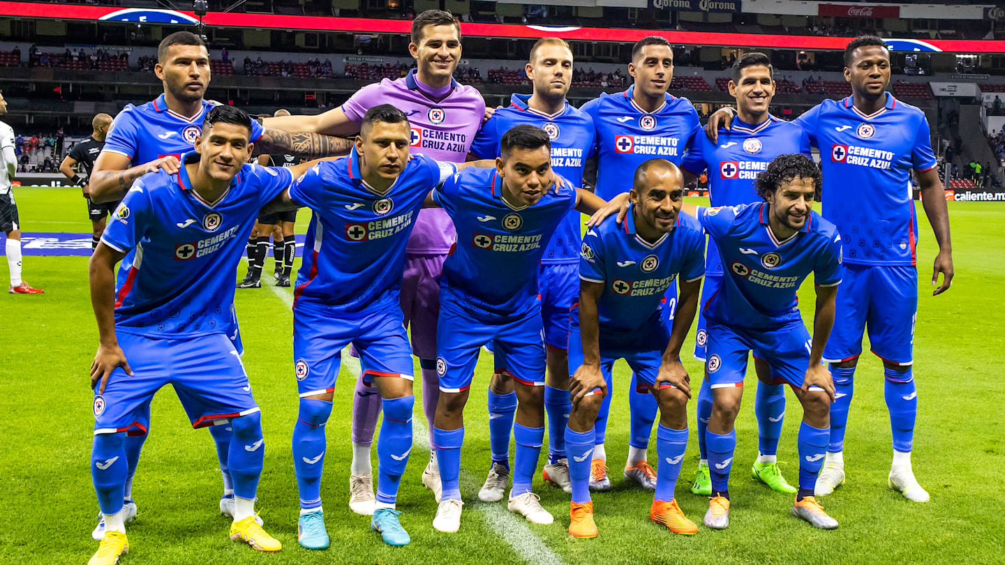 La posible alineación titular de Cruz Azul para enfrentar al América en ...
