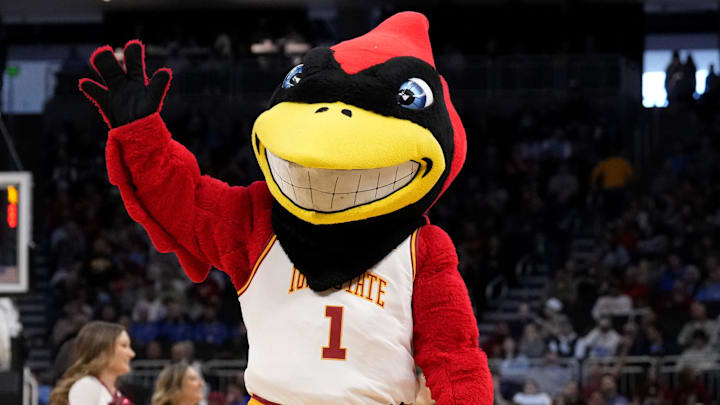 Men's Basketball Recruit Makes It Official Signing With Iowa State Cyclones