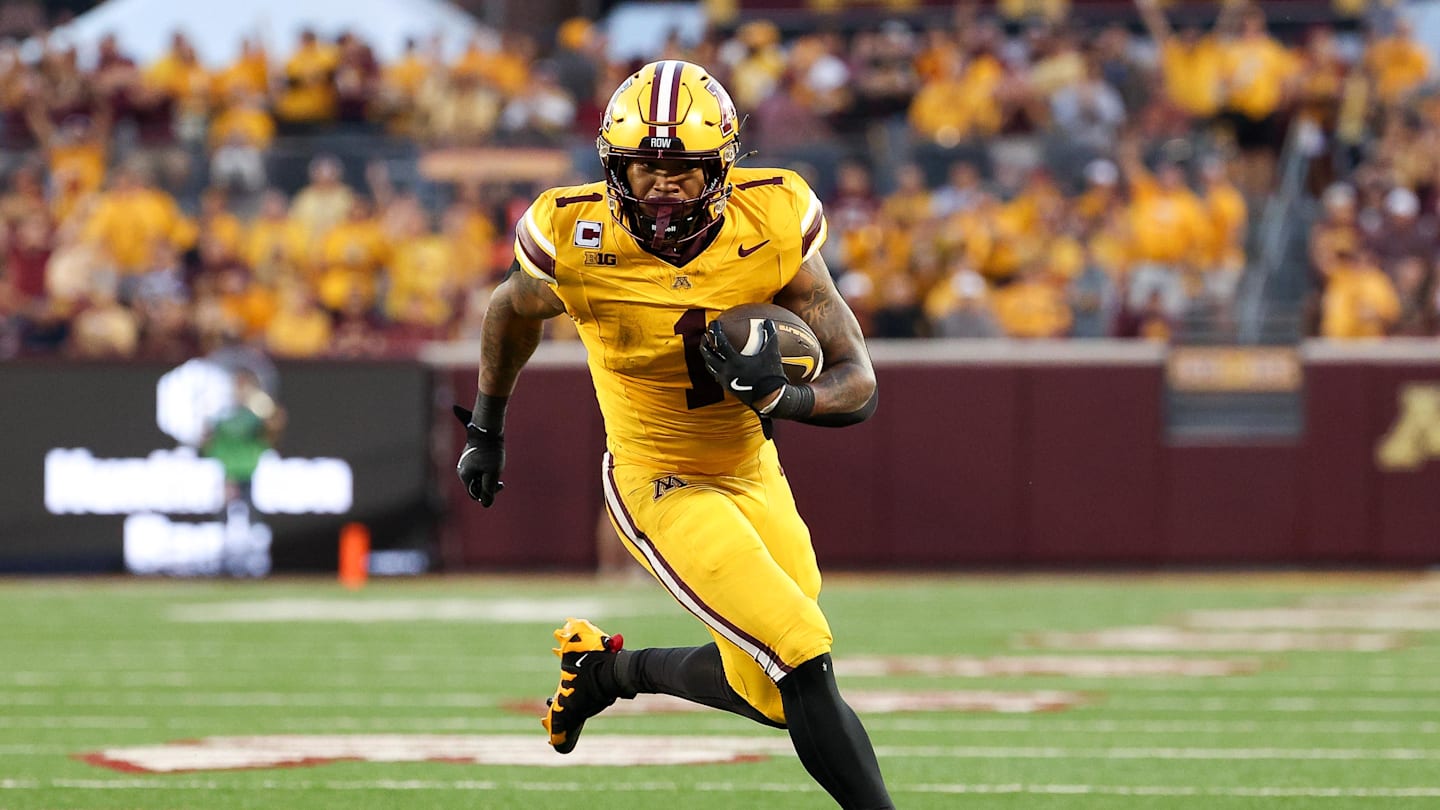 Gophers star RB Darius Taylor exits game with apparent leg injury