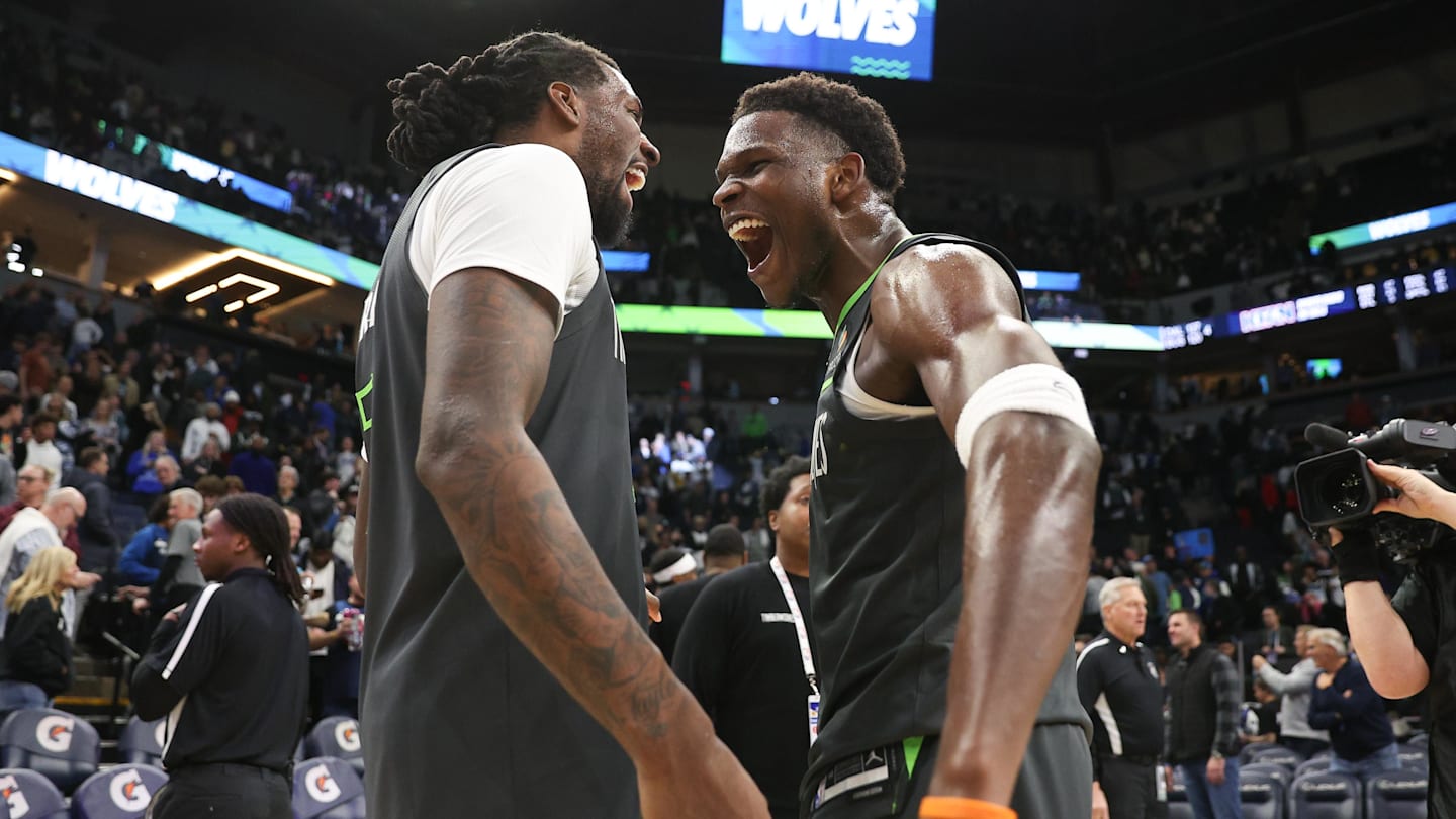 The 5 best moments from the Wolves' rowdy win over Houston