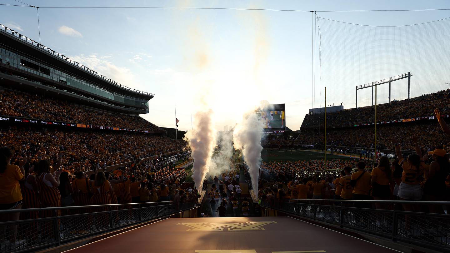 Gophers football offers two-sport star, immediately schedules official ...
