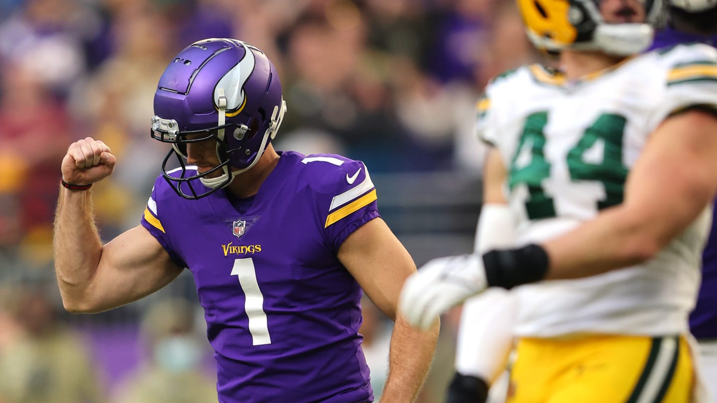 Packers Sign Veteran Kicker Greg Joseph to Challenge Anders Carlson