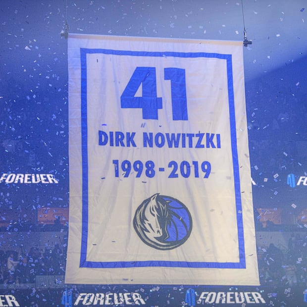 Cooper Flagg looks tiny standing next to 7-foot Mavericks legend Dirk ...