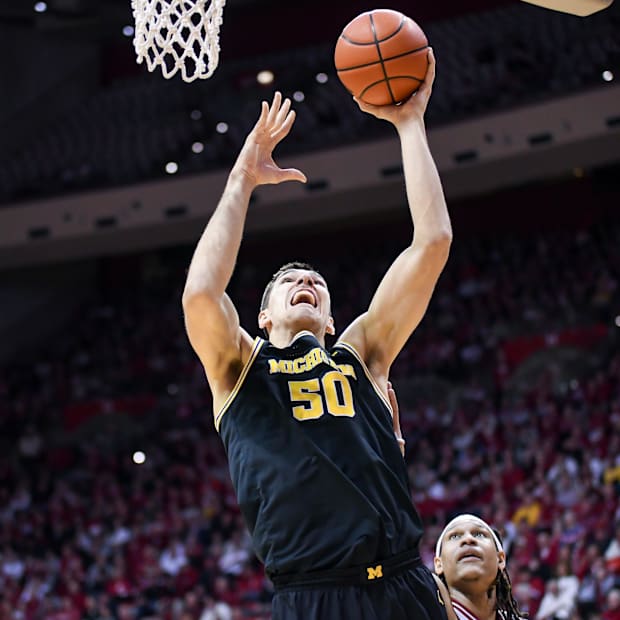 Michigan men's basketball jumps to No. 17 in latest Coaches Poll Top 25