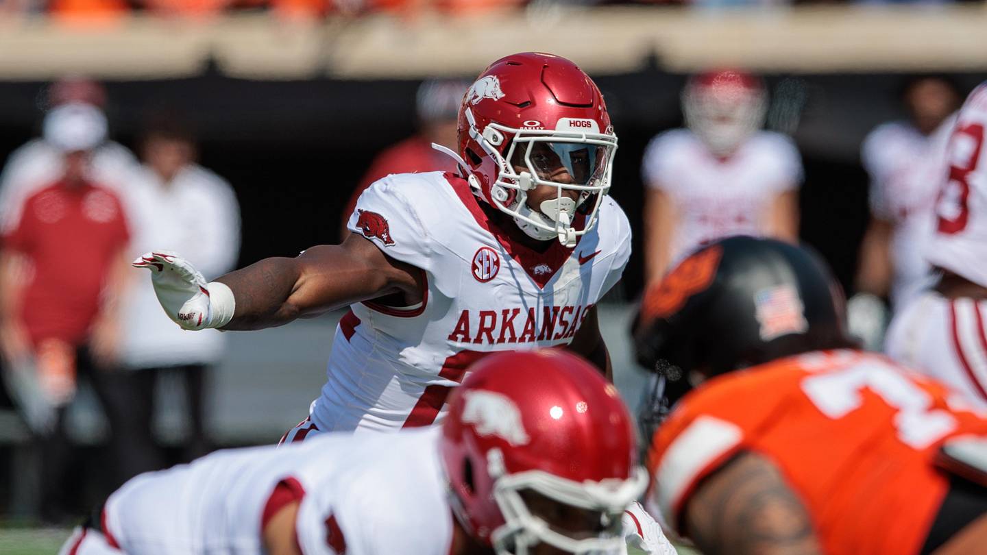 Texas Longhorns LB Brad Spence Praised by Rival QB