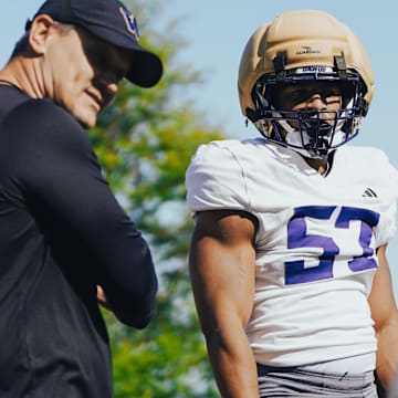 Ex-Husky Gaskin Baffles Everyone by Re-Signing with Dolphins - Sports ...