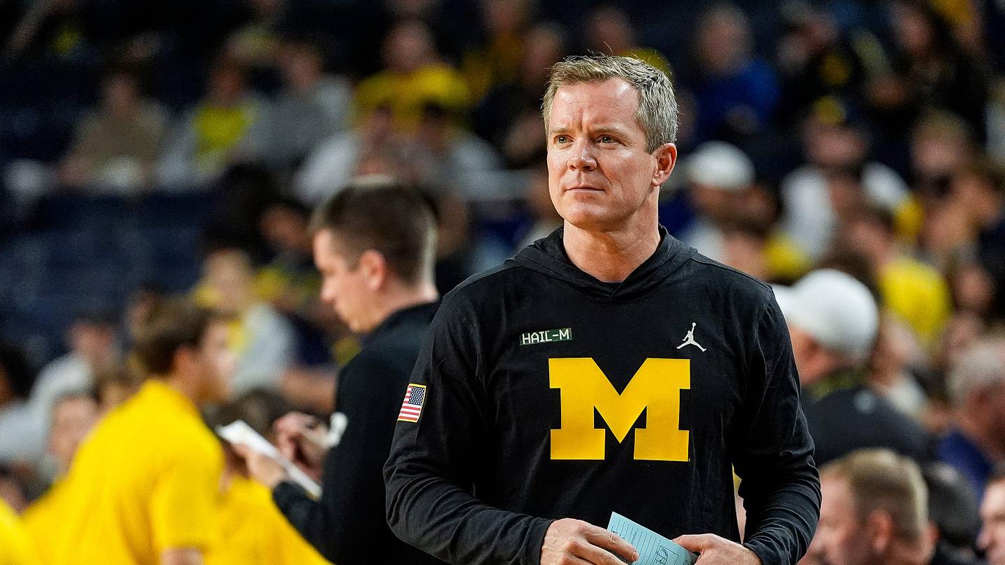 Michigan Men's Basketball officially signs four-star forward Oscar Goodman
