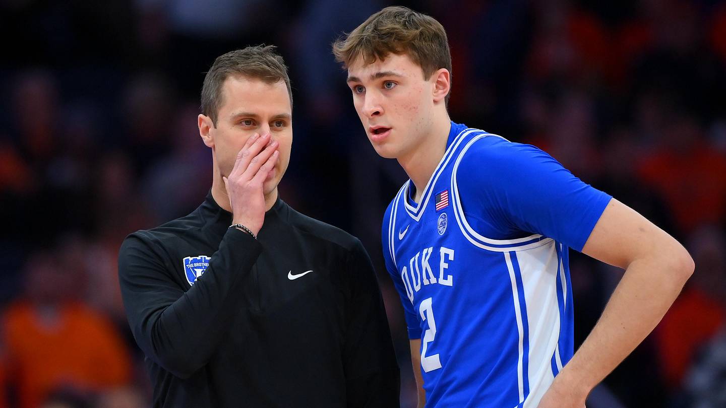 Jon Scheyer Sizzles at Clemson in Duke Basketball Trust Game