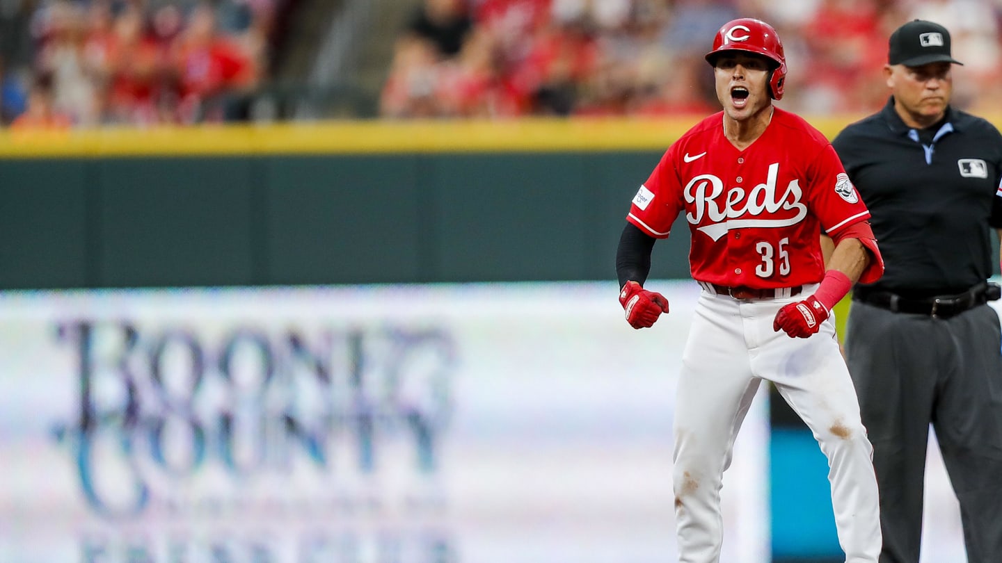 Former Reds Infielder Alejo López Joins Athletics on Minor League Deal