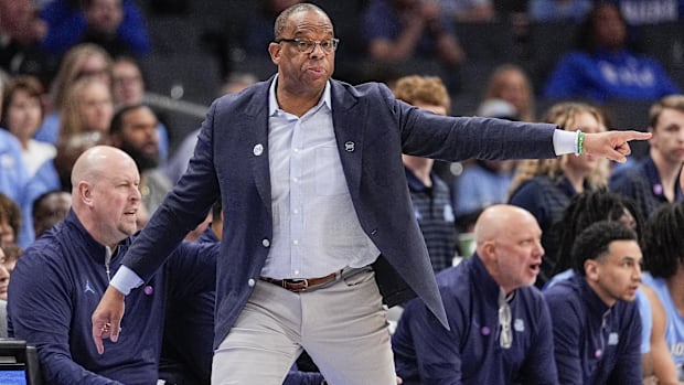 Hubert Davis Unravels His West Virginia Transfer Sharpshooter