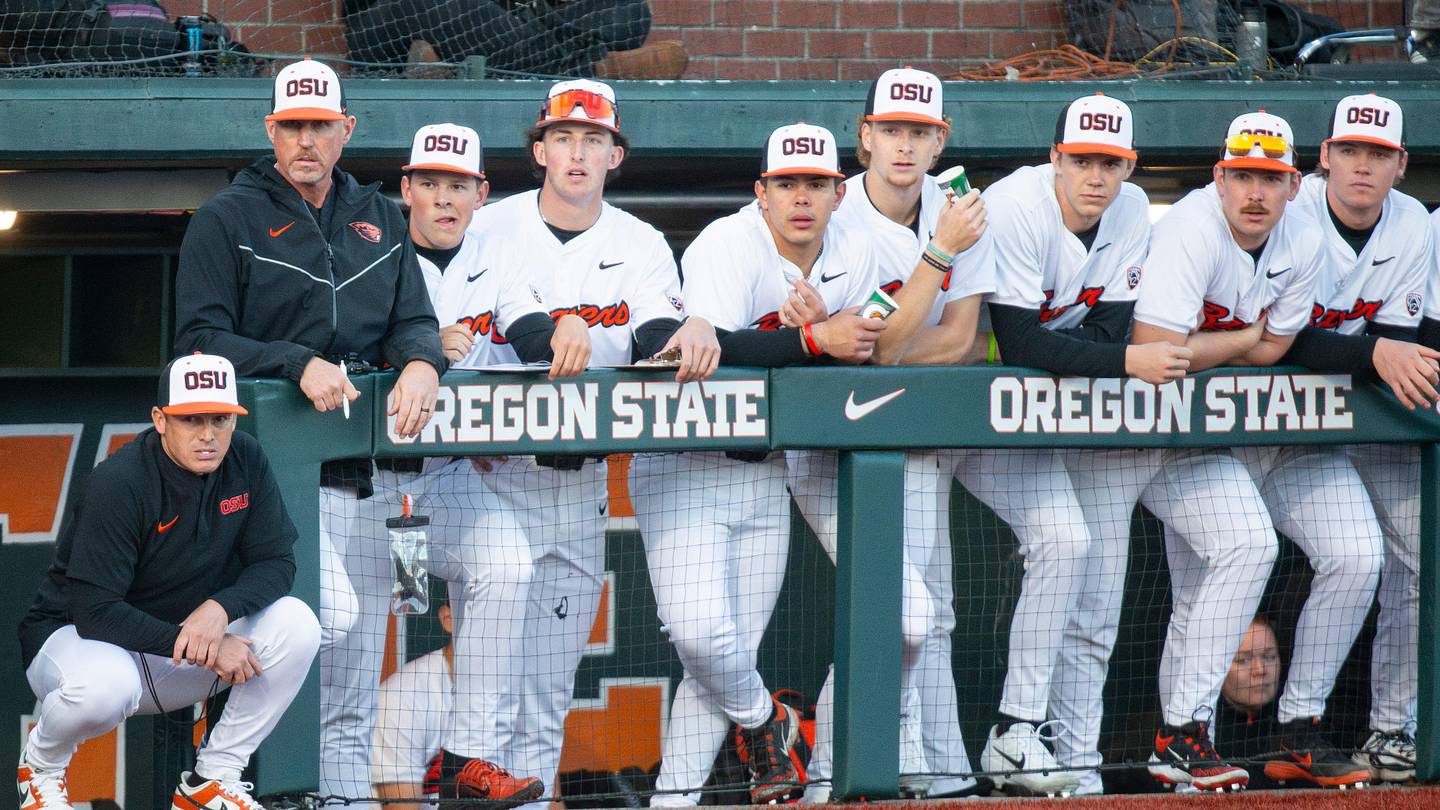 #8 Oregon State Baseball Sweeps San Diego After 5-2 Win