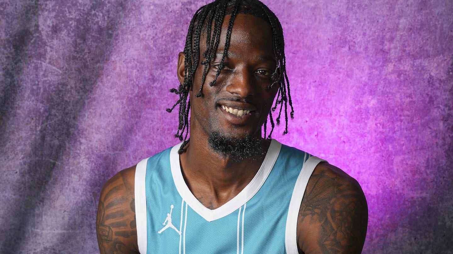 Charlotte Hornets waive two guards to finalize three-team trade Charlotte Hornets waive two guards to finalize three-team trade