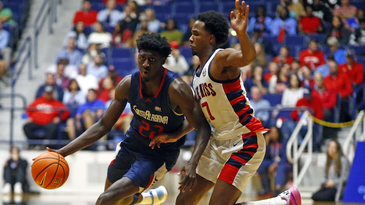 Former Arkansas Razorback Assaulting Sun Belt Record Books