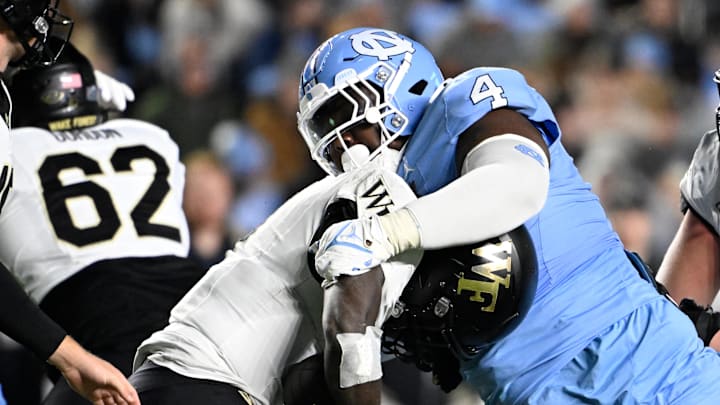 Former 5-Star DL Travis Shaw Commits to Texas Longhorns