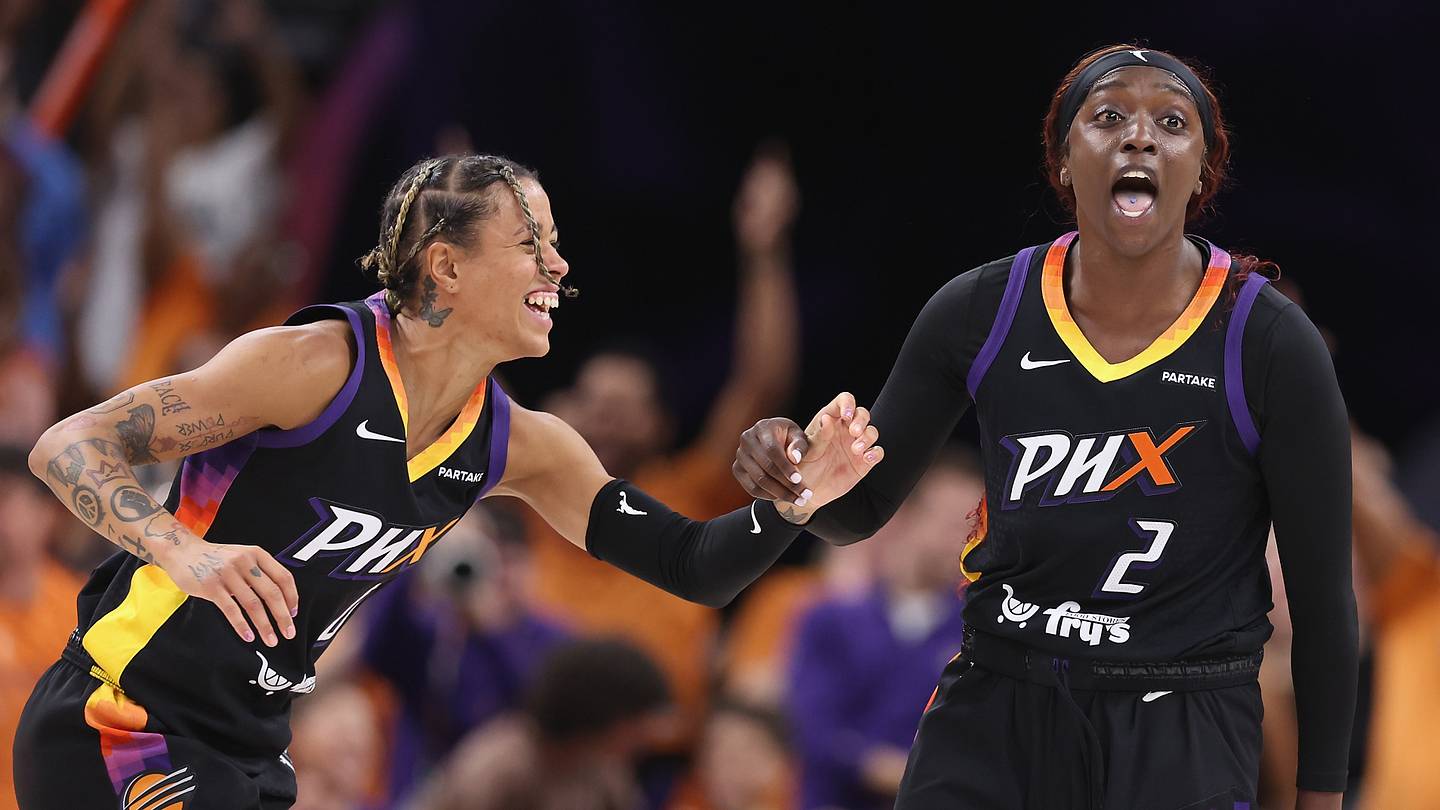 WNBA Wraparound: Caitlin Clark goes for 30, Kahleah Copper hits game-winner