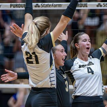 No. 10 Purdue Volleyball Opens Big Ten Play With Win Over Washington at ...
