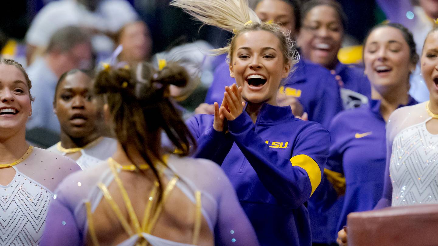 Livvy Dunne has pouty face in makeup-free selfie after LSU gymnastics ...