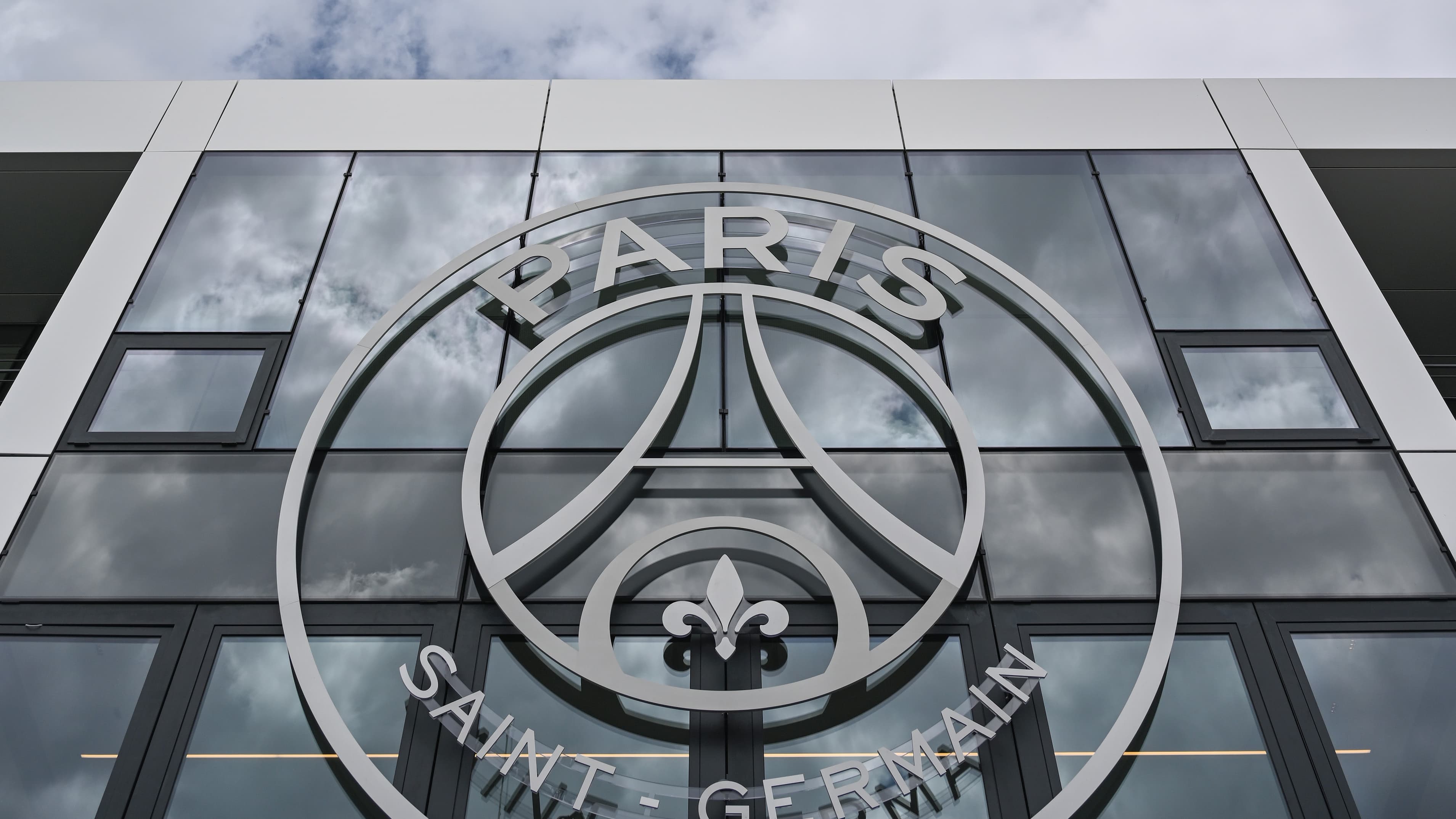 PSG planning to build roofed pitch for training purposes in their new ...