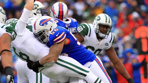 Retired 2006 NFL sack leader reveals strong feelings on playing for ...