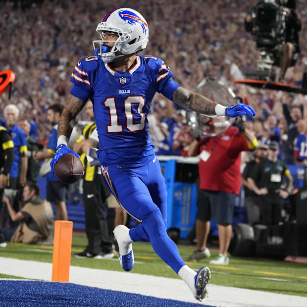 Terrel Bernard saves Bills from embarrassment with late-game interception