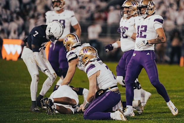 Rogers Will Continue as Huskies' Starting QB for Friday's UCLA Game