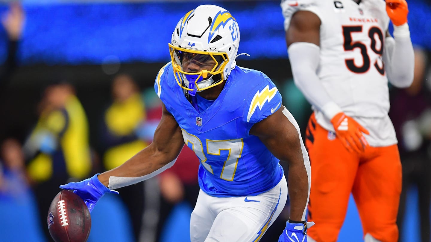 Chargers make late roster moves before Week 17 vs. Patriots