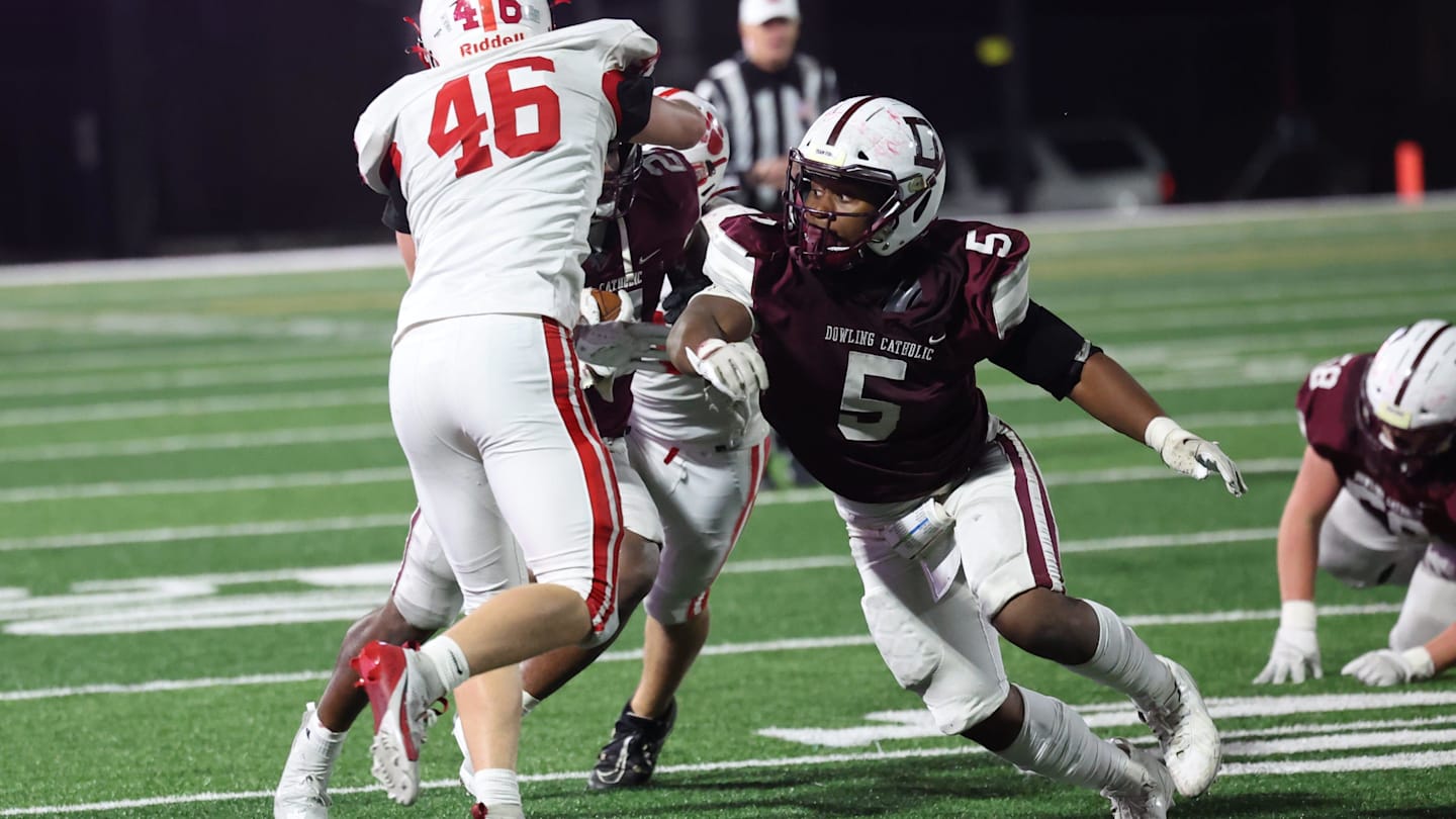 Who are the top returning Iowa high school defensive linemen in 2025?