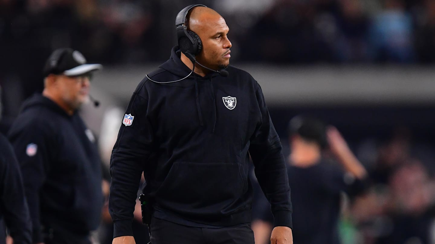Las Vegas Raiders Coach Antonio Pierce empowering his coaching staff ...