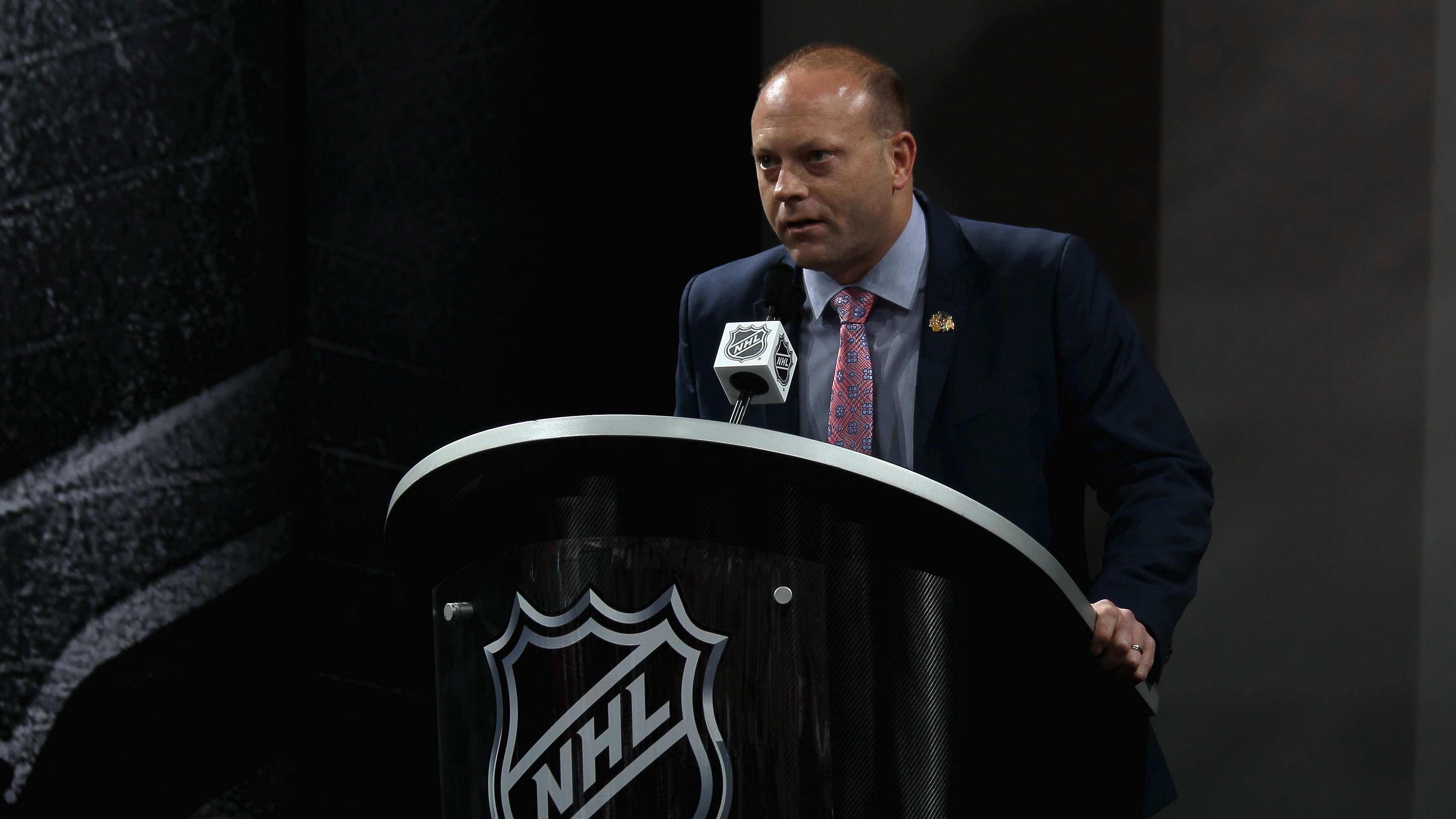 Stan Bowman hiring linked to why offers sheets made to Broberg and Holloway