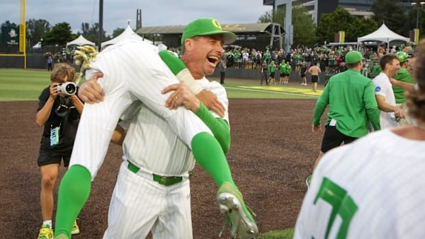 Oregon Baseball Coach Mark Wasikowski's Request For Ducks Fans, Eugene ...