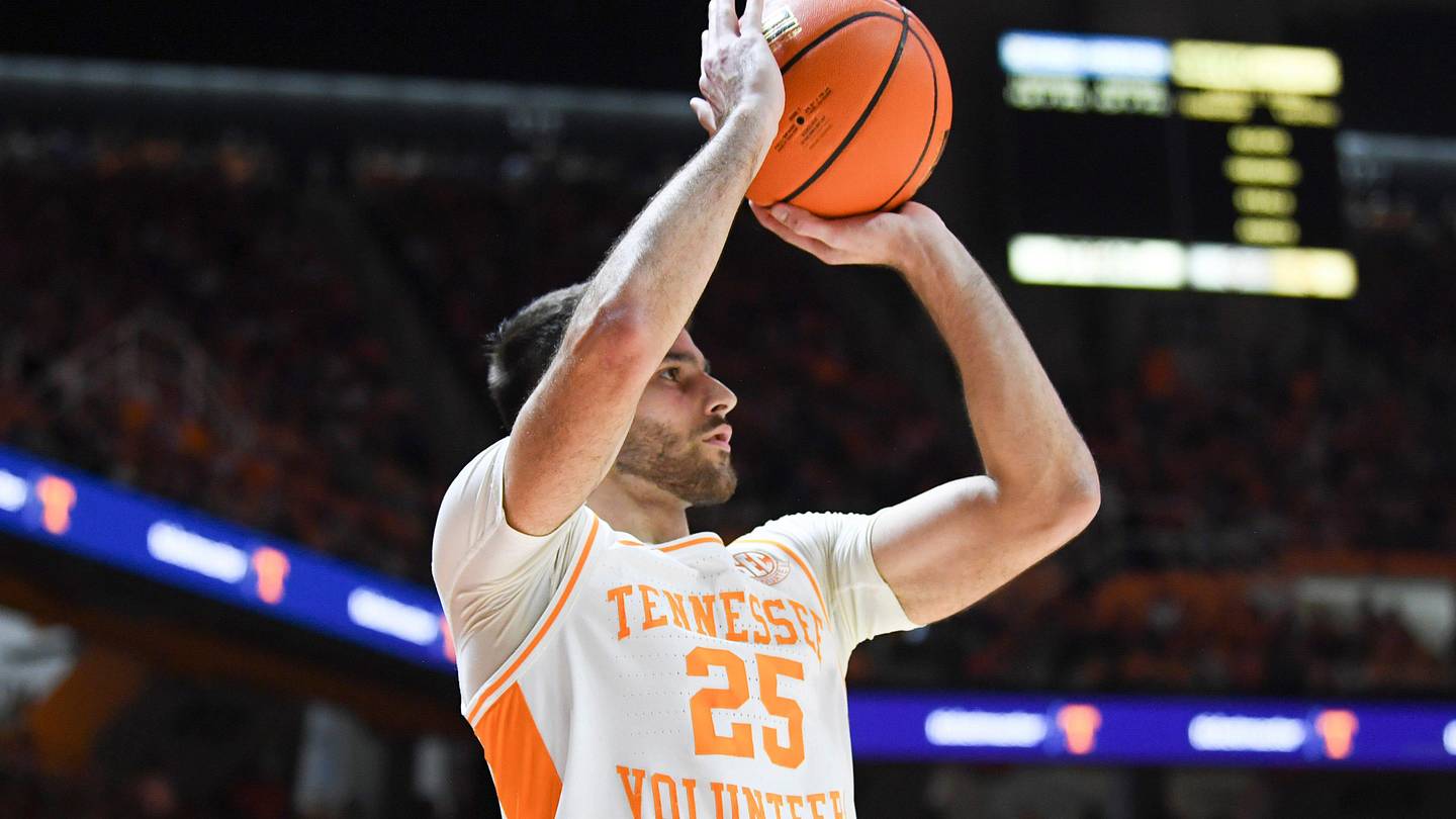 Pair of Former Tennessee Volunteers Ink NBA Deals