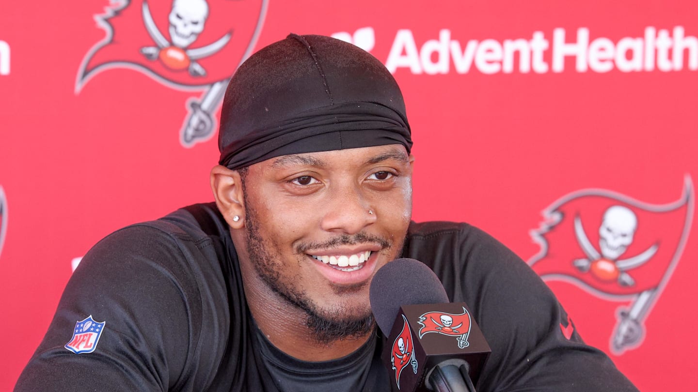 Tampa Bay Buccaneers linebacker shines on first day of OTAs