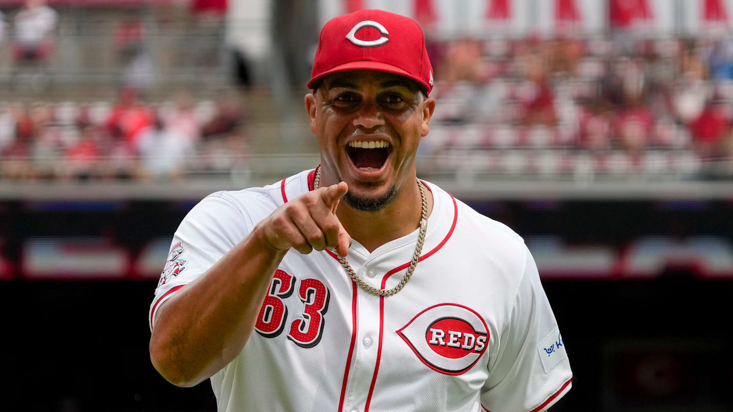 Fernando Cruz Sends Heartfelt Message To Reds Fans After Being Traded To Yankees