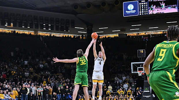 Oregon Ducks' Nate Bittle Makes Program History, Earns Big Ten Honors