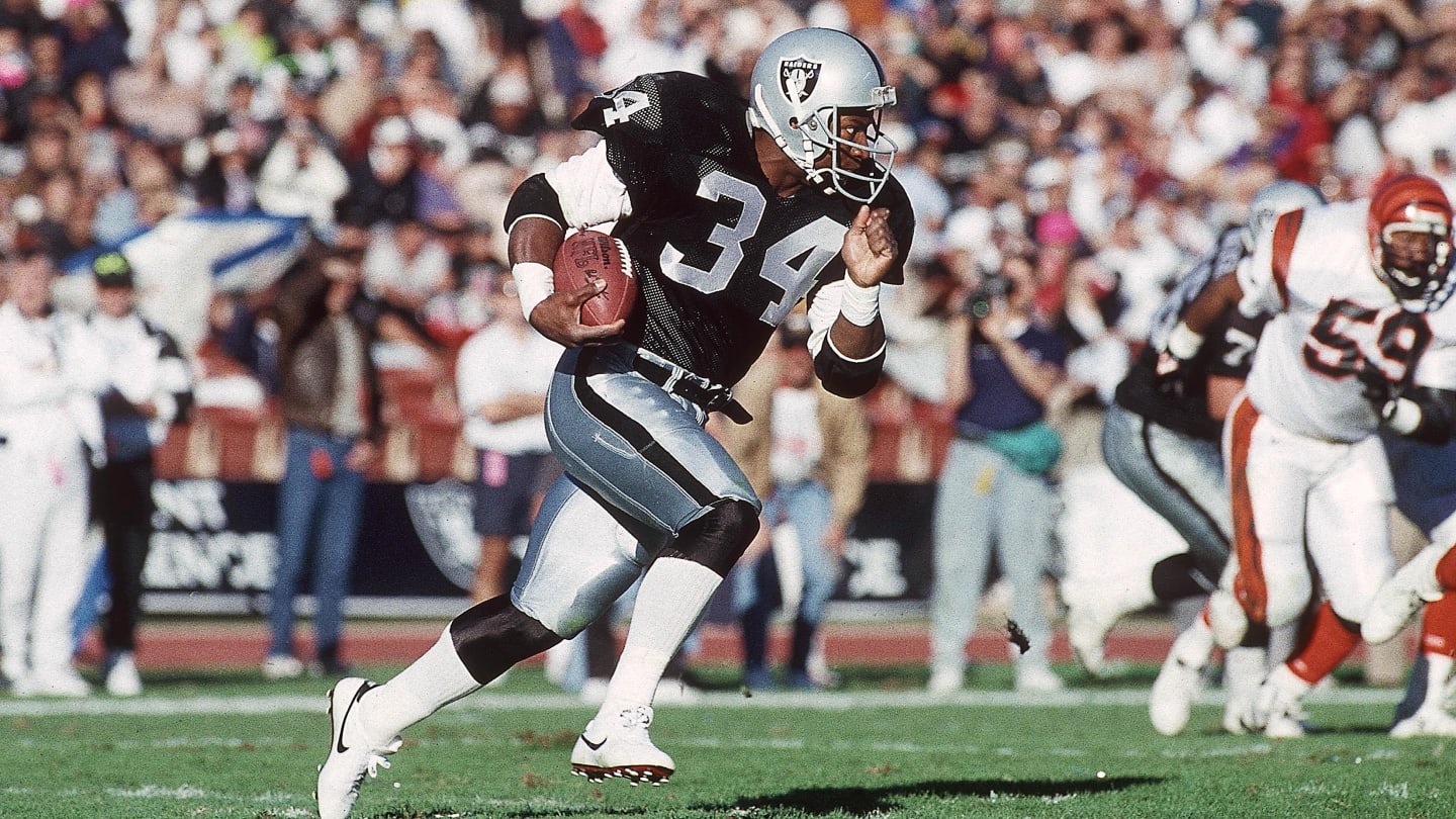 Nike drops awesome Raiders Bo Jackson classic NFL kicks (PHOTOS)