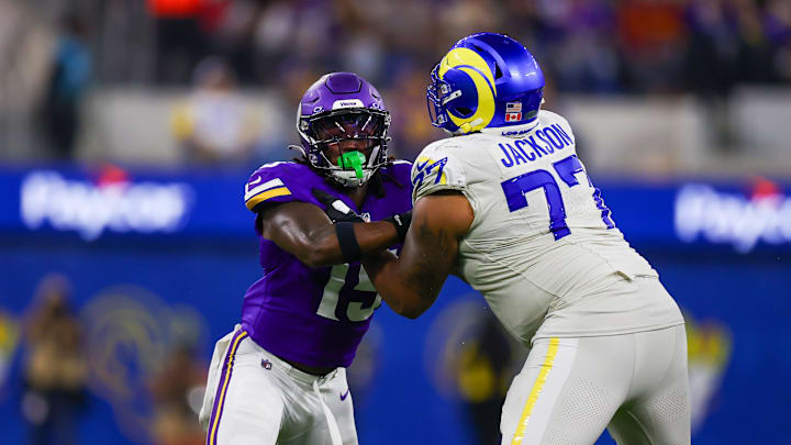 Matthew Coller: Brian Flores is preaching patience with rookie Dallas ...