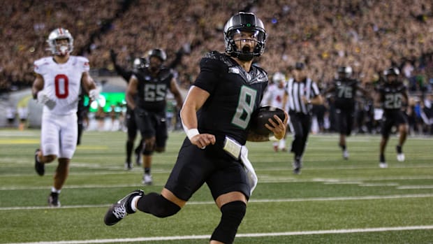 Oregon Ducks Quarterback Dillon Gabriel Earns Massive Recognition ...