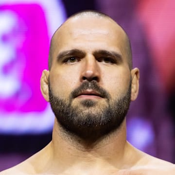 Khamzat Chimaev welcomed to new UFC division for massive champ vs ...