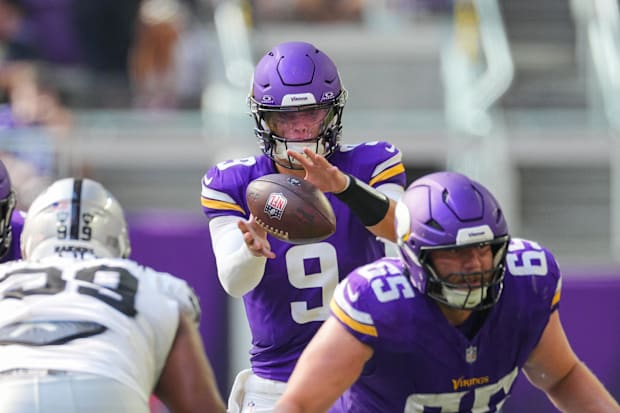 J.J. McCarthy goes viral for sideline appearance in Vikings loss to Detroit